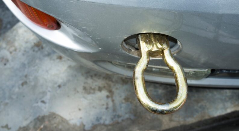 Your Guide to Towing With a Winch: From Operating Basics to Safety Tips
